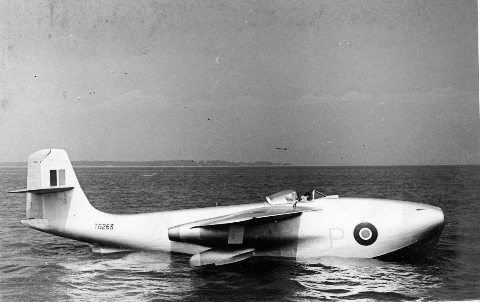 The Saunders-Roe SR.A/1 Was a Pioneering Seaplane Jet - PlaneHistoria