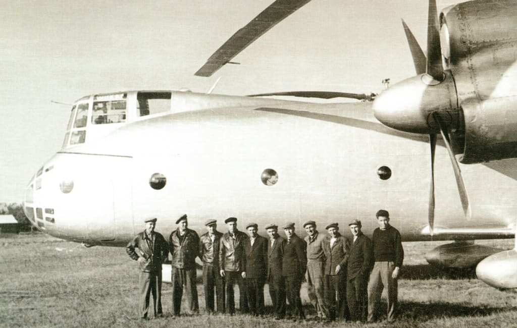 The Kamov Ka-22 Was A Hybrid of Helicopter and Airplane - PlaneHistoria